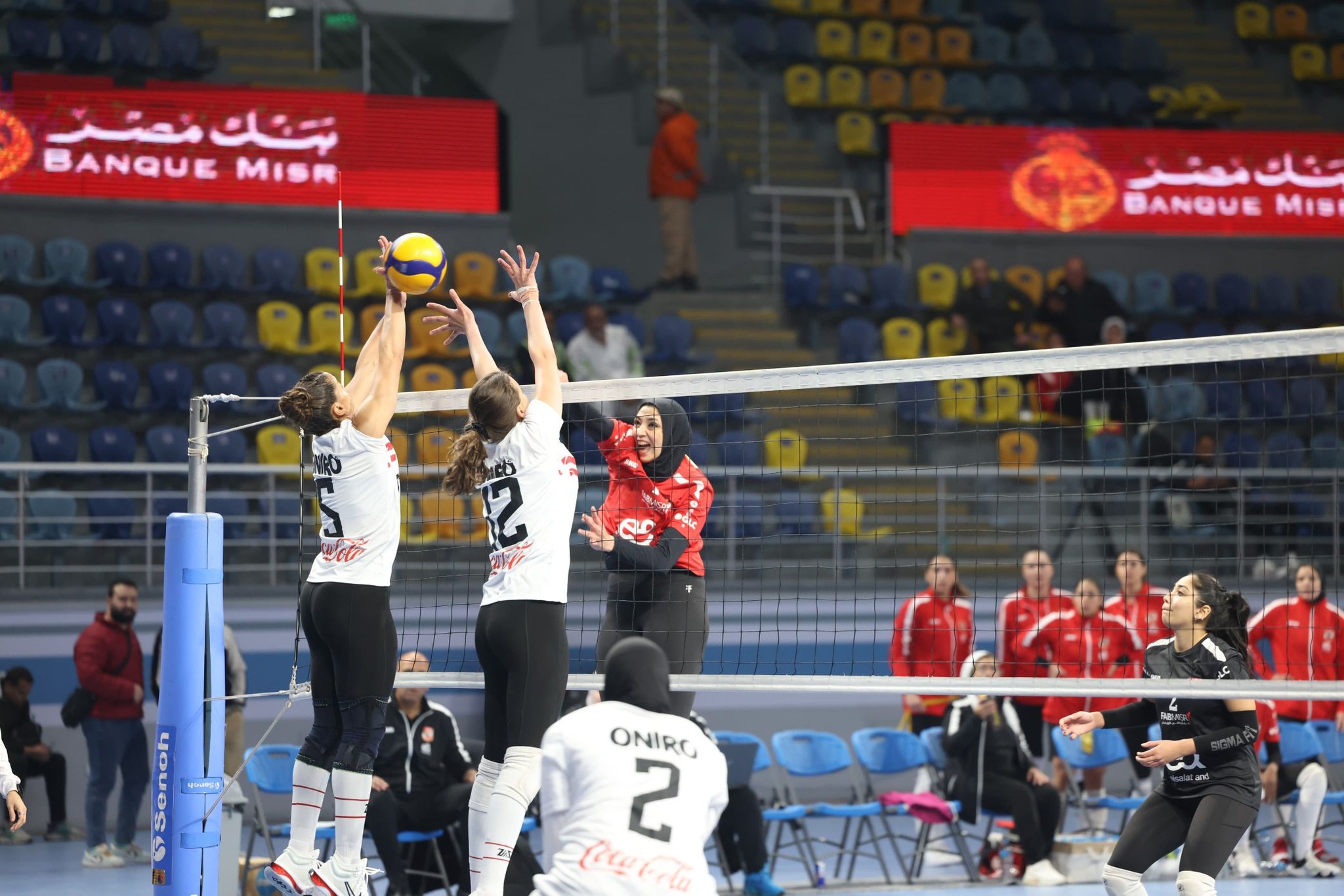 في صراع أنسات الأهلي والزمالك.."قرارات حايرة في كيد الطائرة" - kasnews - كاس نيوز