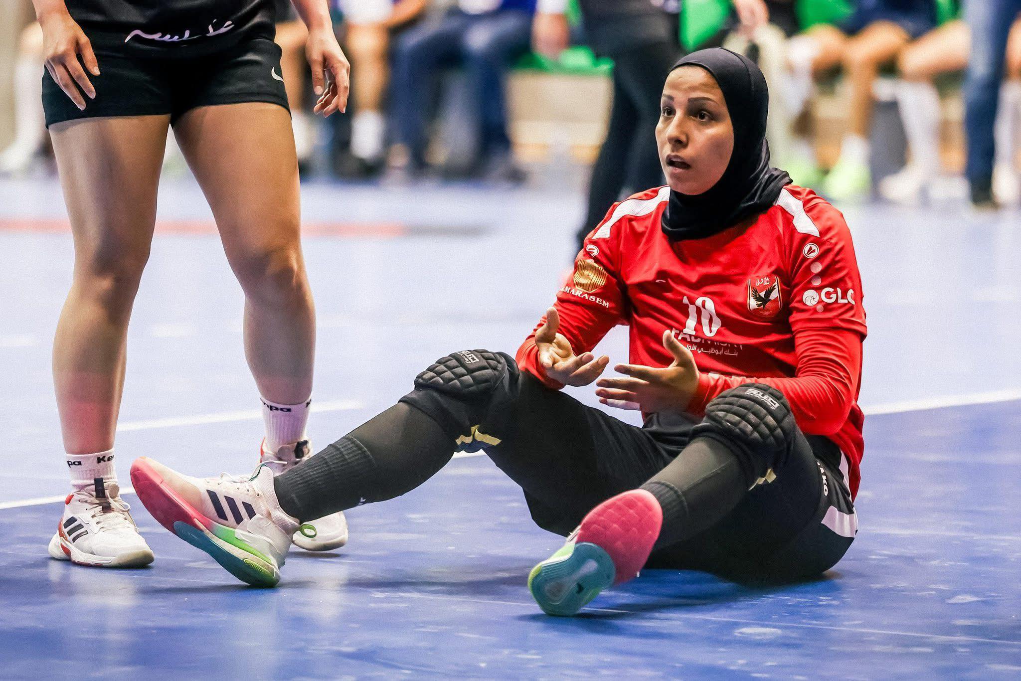 نصرة عيد عبدالملك حارس يد وقدم لأول مرة في تاريخ مصر - kasnews - كاس نيوز